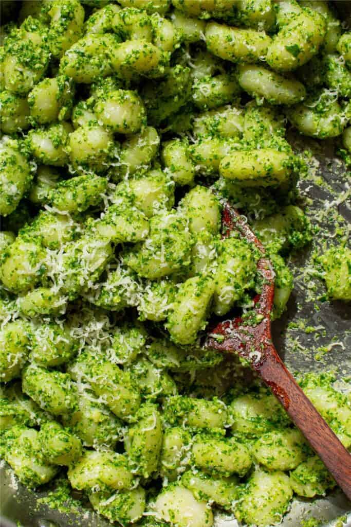 Easy Pesto Gnocchi (in 10 Minutes)! – Beat The Budget