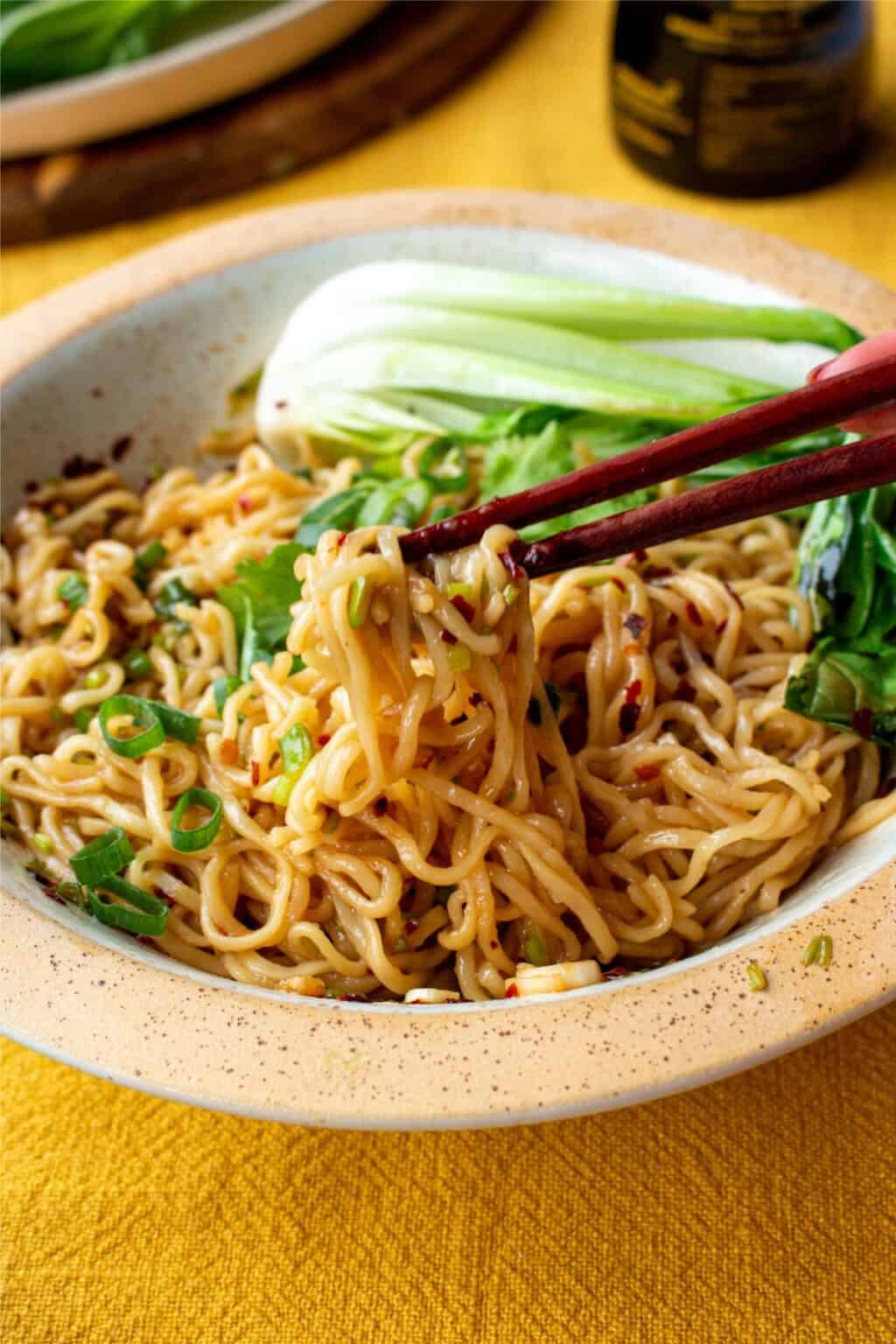 The Best Spicy Chili Oil Ramen Noodles – Beat The Budget