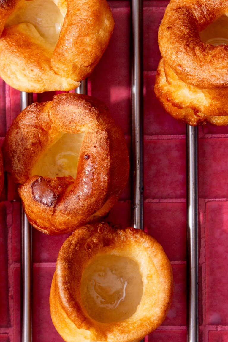 Fluffy Yorkshire Puddings: Ultimate Yorkies Guide – Beat The Budget