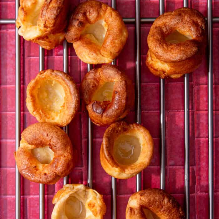 Fluffy Yorkshire Puddings: Ultimate Yorkies Guide – Beat The Budget