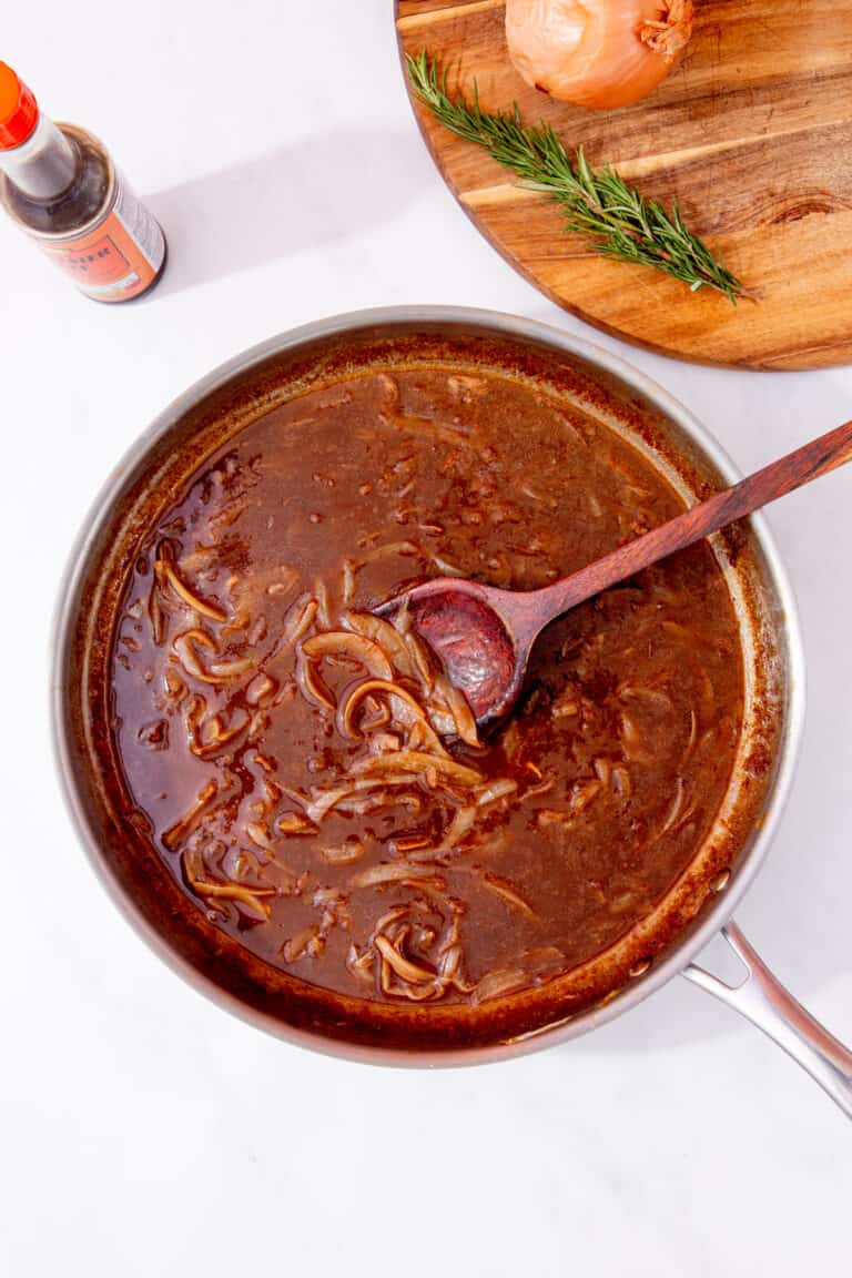 Easy Caramelised Onion Gravy (Quick & Thick) – Beat The Budget