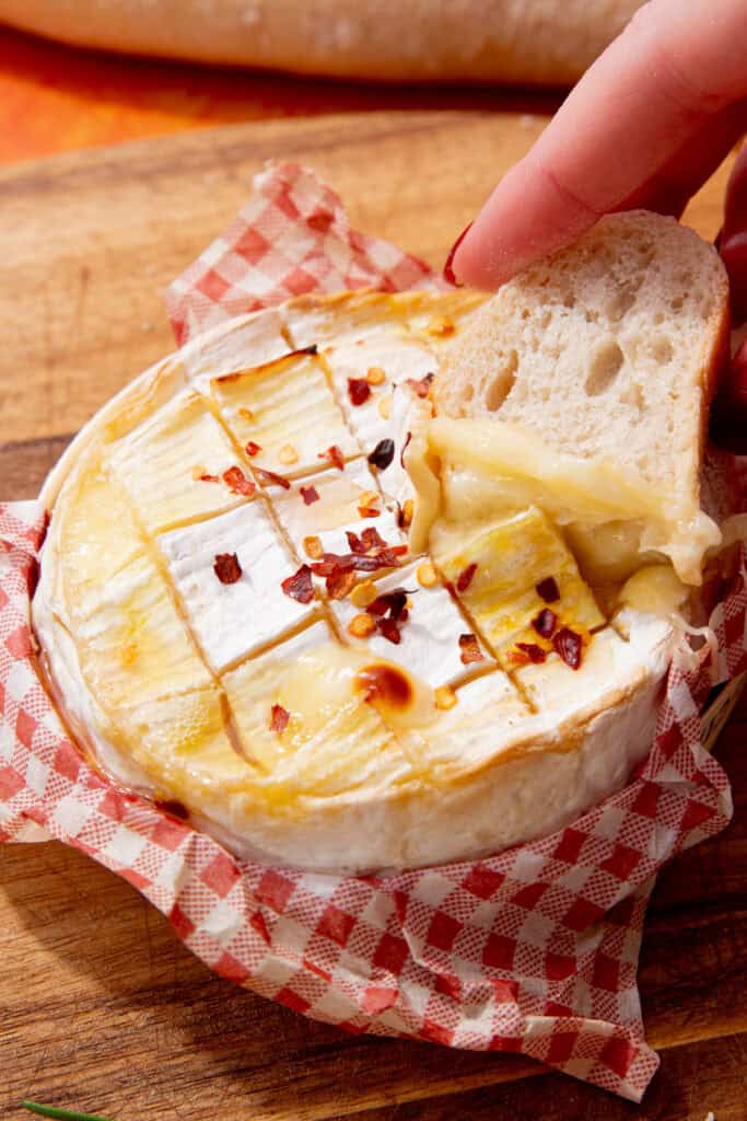 Baked Camembert (Best method in 20 minutes) – Beat The Budget