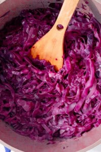 Easy Braised Red Cabbage (with Apples and Onions!) – Beat The Budget