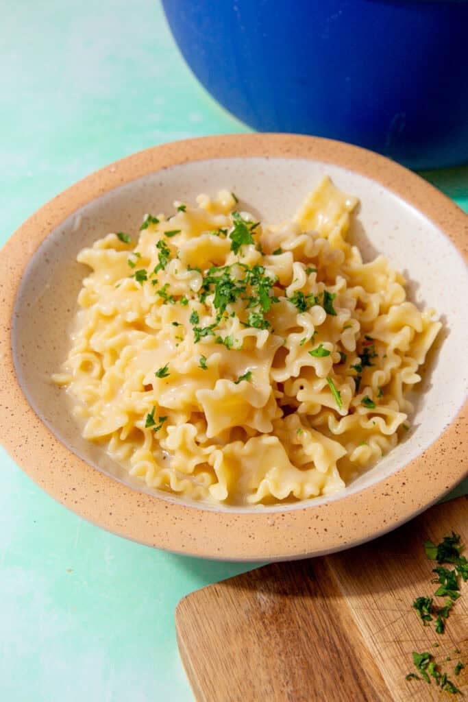 Easy Cafeteria Noodles (Simple Egg Noodle Recipe) – Beat The Budget