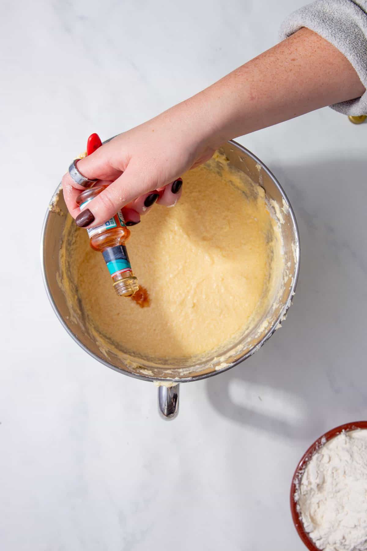 Delicious Vanilla Sponge Cake Recipe {Fluffy Texture} – Beat The Budget